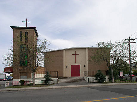 Holy Cross - Conseil du patrimoine religieux du Québec